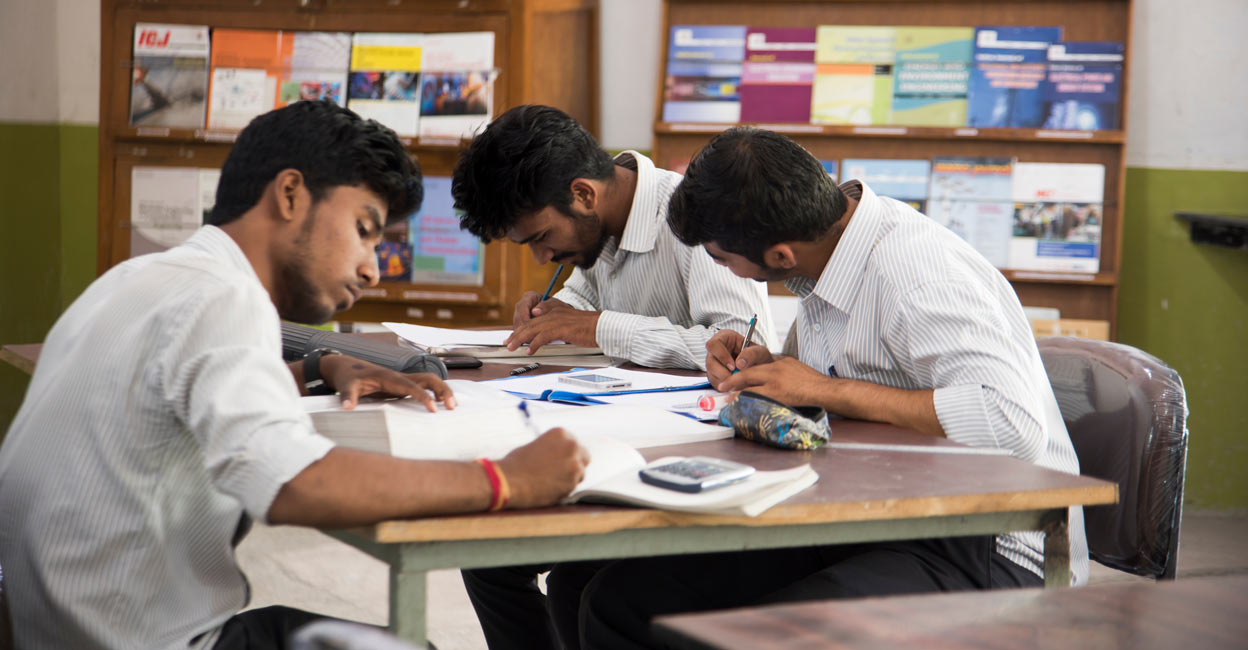 Latest Campus News Updates | University News | College News | English ...