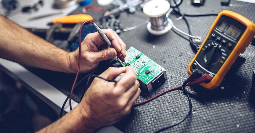 Electronics geeks! This summer course by Manorama Horizon is for you