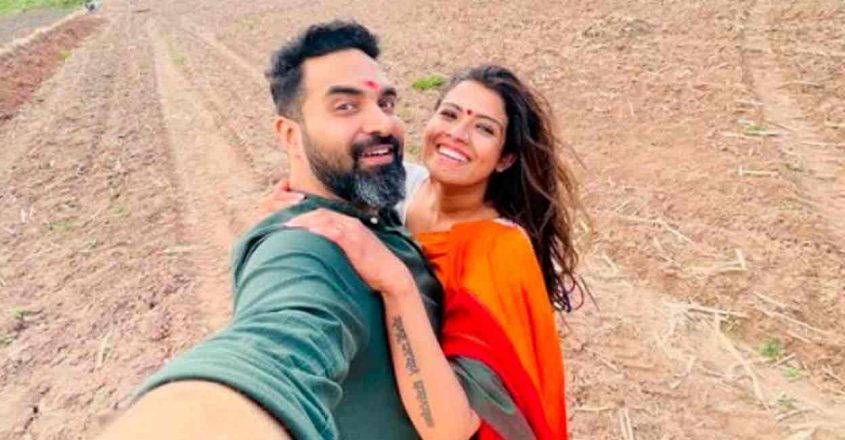 Amritha Suresh-Gopi Sundar selfie leaves social media confused | Are Amritha Suresh and Gopi ...