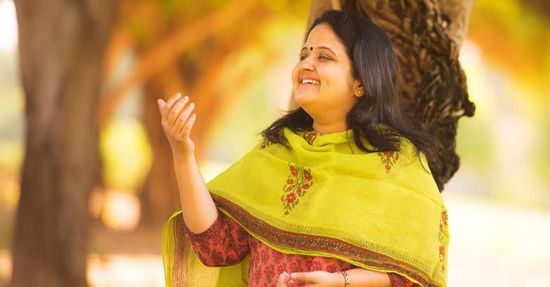 Meet the singer who's riding 'solo' into the hearts of melomaniacs ...