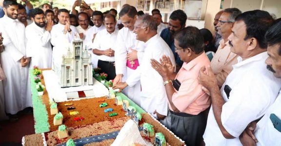 Massive cake modelled after Athirampuzha Church by devoted baker wins ...