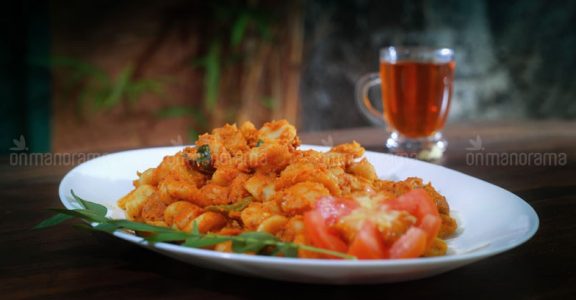 Ana pathiri – coin rotis in a rich chicken gravy | Non Vegetarian