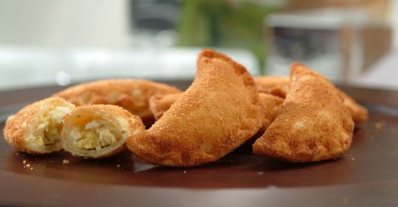 Monsoon snacks: Egg bajji, ketchup and a glass of tea... Aaha! | Recipe ...