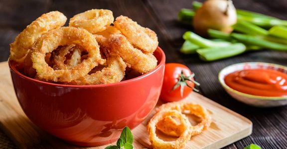 Monsoon snacks: These simple onion rings can outshine all fancy fried ...