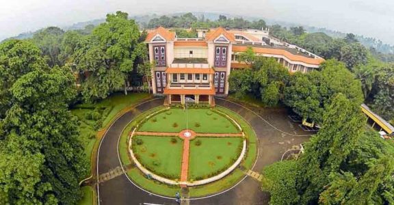 CUSAT introduces gender neutral uniforms for engineering students