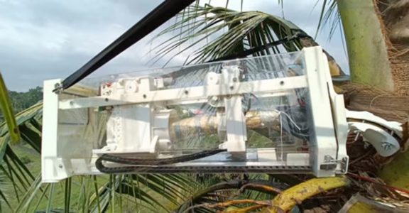 Kochi-based entrepreneur develops robot to tap toddy from coconut tree