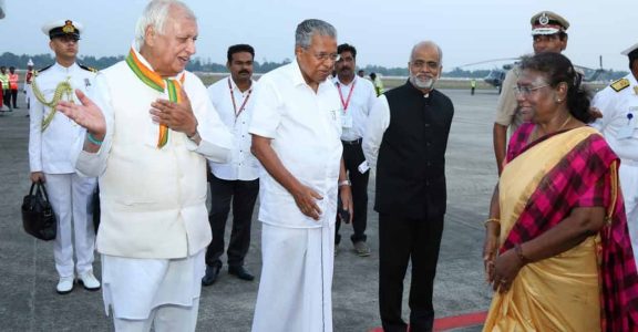 Prez Murmu presents President's Colour to INS Dronacharya, leaves for ...