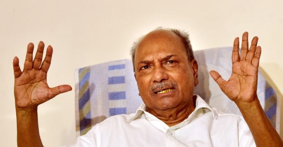'I'm hurt,' says AK Antony on son Anil's BJP move, reaffirms his ...