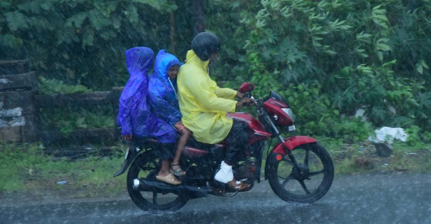 Rain: Holiday for educational institutions in 6 Kerala districts ...