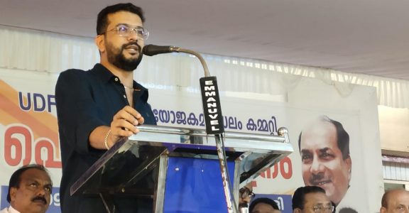 Pisharody in Puthuppally: Troll for CPM and advice for Congress