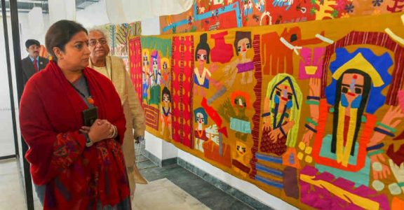 Minister Smriti Irani launches three NIFT projects | Lifestyle Fashion ...