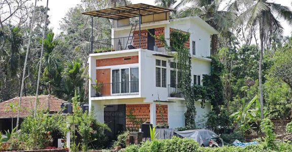 Brilliant plan, chic design; this 3-storey house in Payyannur will awe you | Lifestyle Decor ...