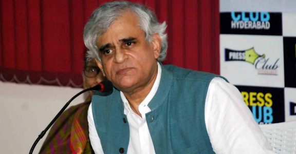 Journalists shouldn't accept awards of governments they criticise: P ...