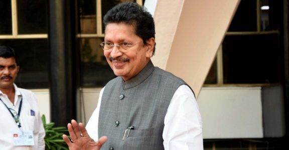 Will set up separate block of Shiv Sena: Rebel MLA Deepak Kesarkar ...