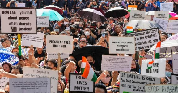 Assam CM visits Manipur to resolve issues, Centre constitutes peace ...