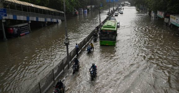 Flood situation improves in Delhi as Yamuna recedes, water level remains 2 metres above danger ...