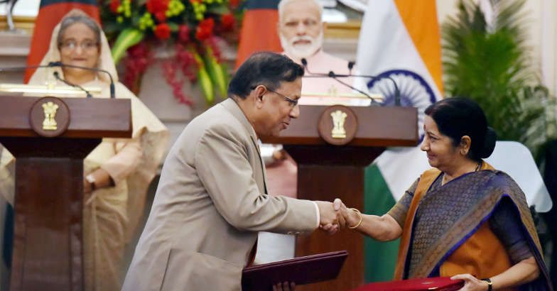 When protocol officer asked Modi, Hasina to 'step down' | Video ...