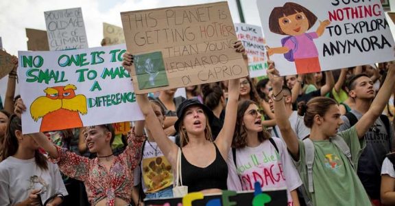 New wave of climate protest begins across the world | Lifestyle News ...