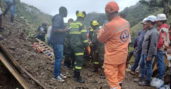 Landslide buries bus in Colombia, killing at least 34