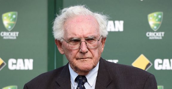 Alan Davidson, hero of first Tied Test, passes away | Cricket News ...