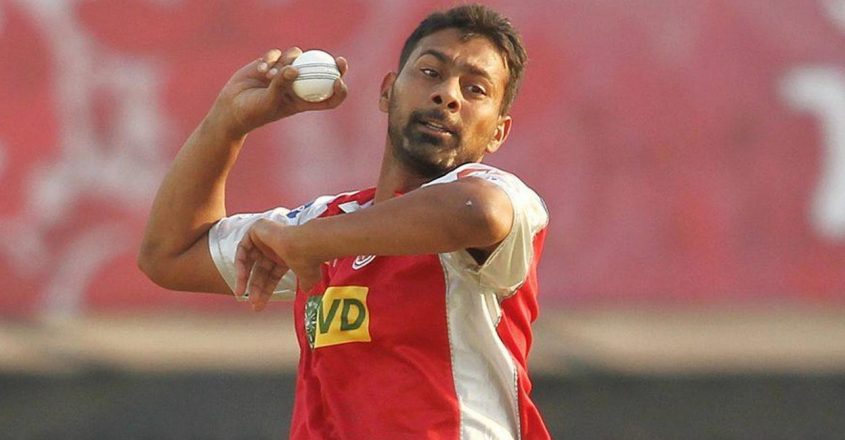 Former Indian cricketer Praveen Kumar, son escape unhurt in car accident | Cricket News | Onmanorama