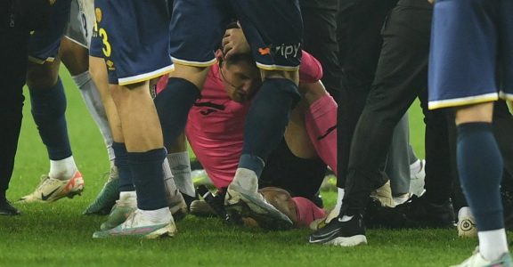 Turkish leagues suspended after club president punches referee in face ...