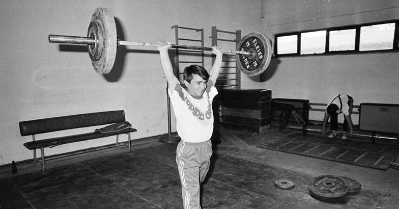 Weightlifting legend Suleymanoglu, the 'Pocket Hercules,' dies at 50 ...
