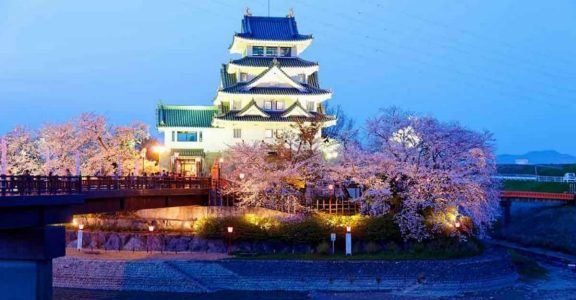 Believe it or not, this Japanese castle was built in one night | Travel ...